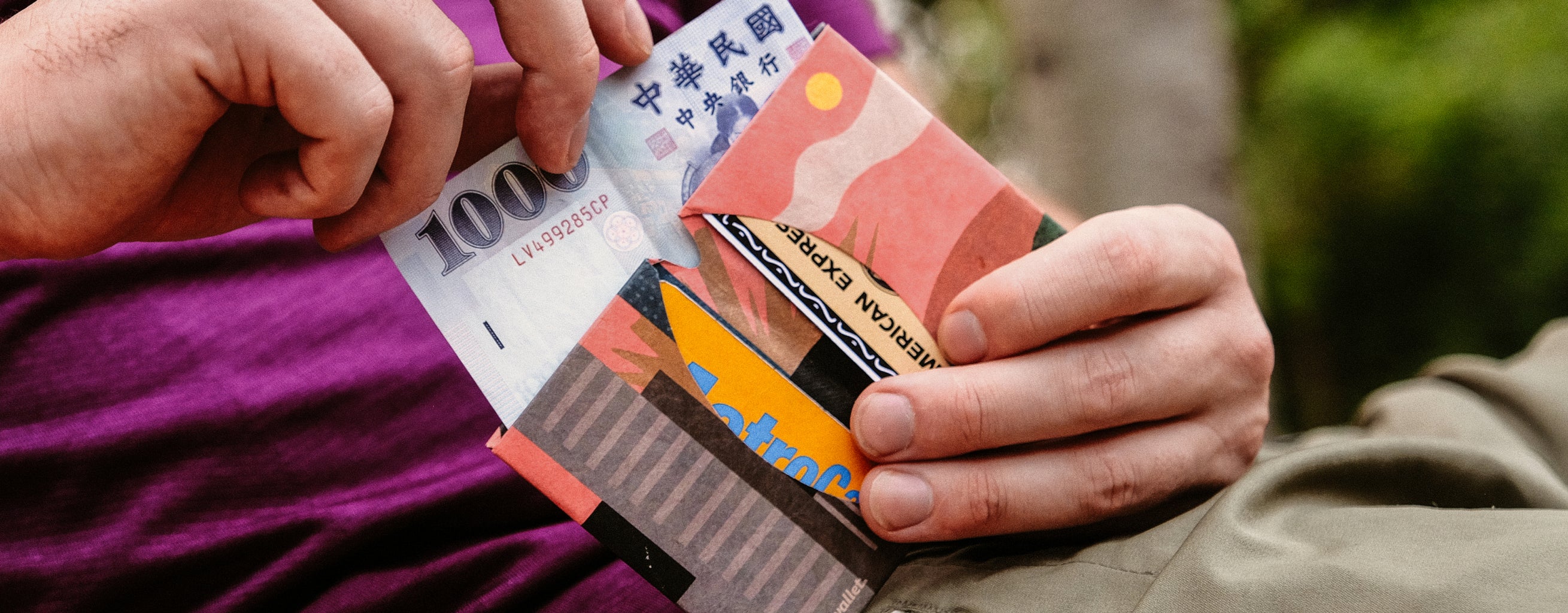 Slim Minimalist Wallets for Men and Women – Paperwallet